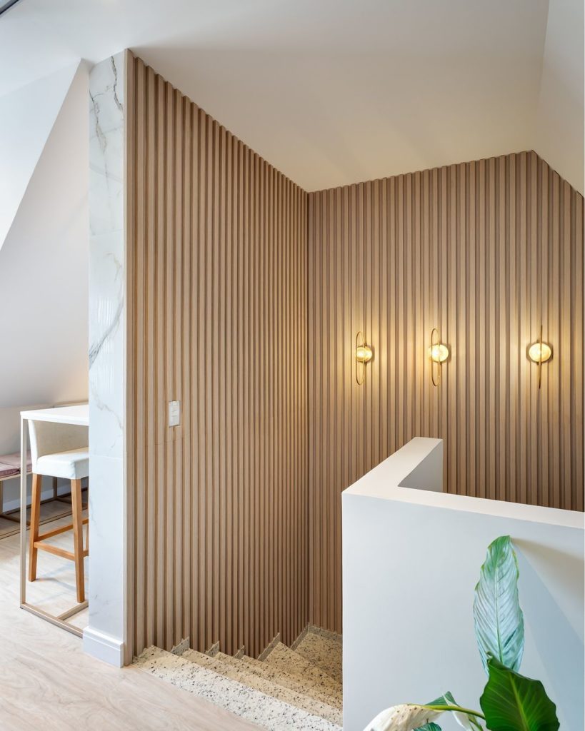 Painéis ripados: quatro aplicações para deixar a decoração sofisticada ...