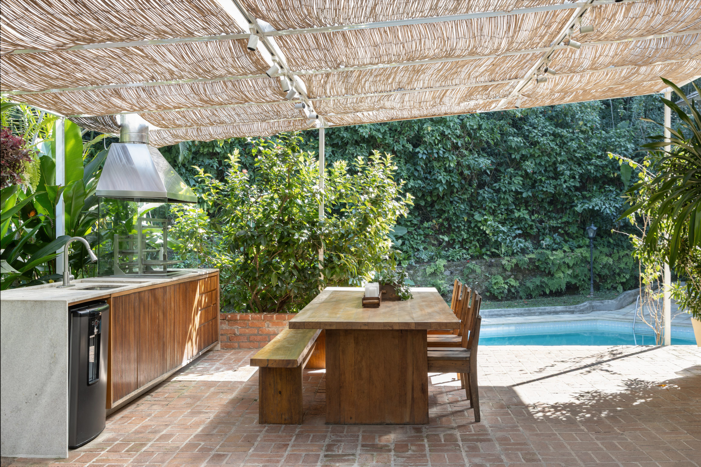 Revitalização de casa dos anos 40 une história e soluções atuais ...